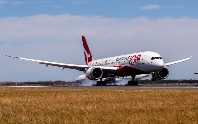 Qantas plane returns to Australia airport due to 'engine failure ...