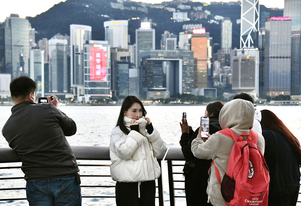 HK braces for New Year chill with 10-degree drop expected