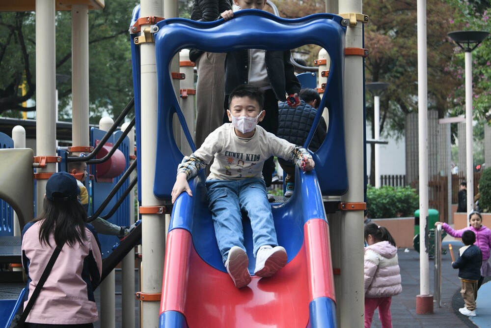 Students don masks as flu season peaks after Lunar New Year