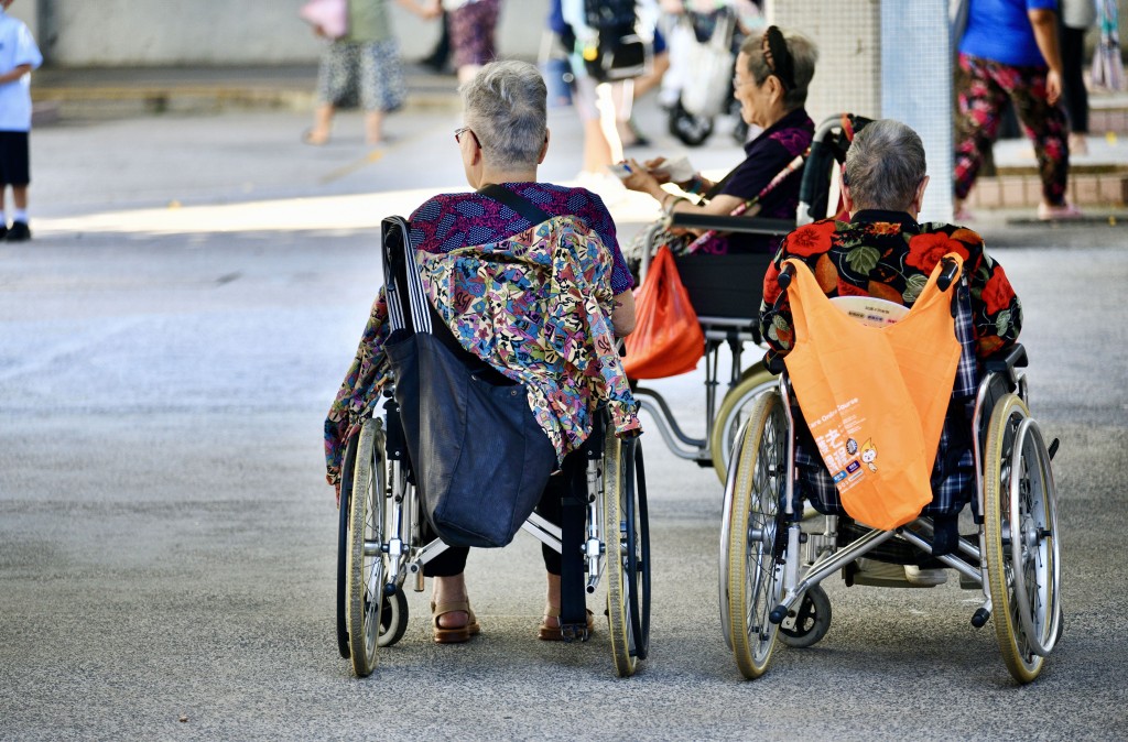 HK trials door sensors and stair-climbing machines for elderly tenants