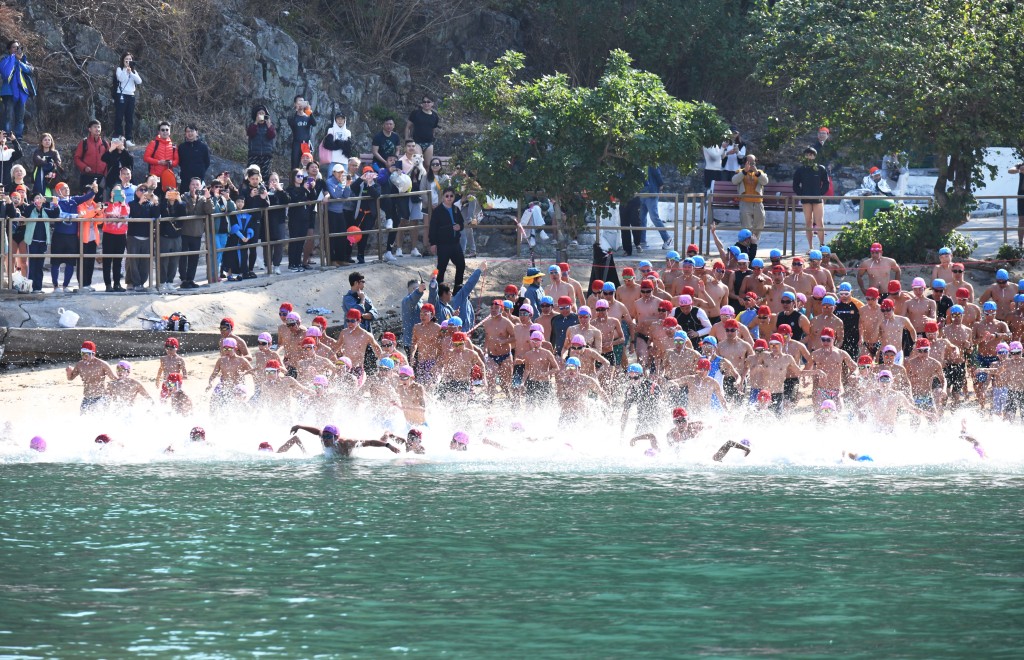 Over 1,100 join HK's 50th New Year's Day Winter Swim at Repulse Bay