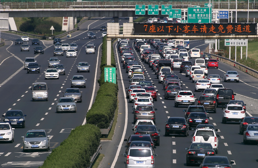 Driving home perils of China's roads