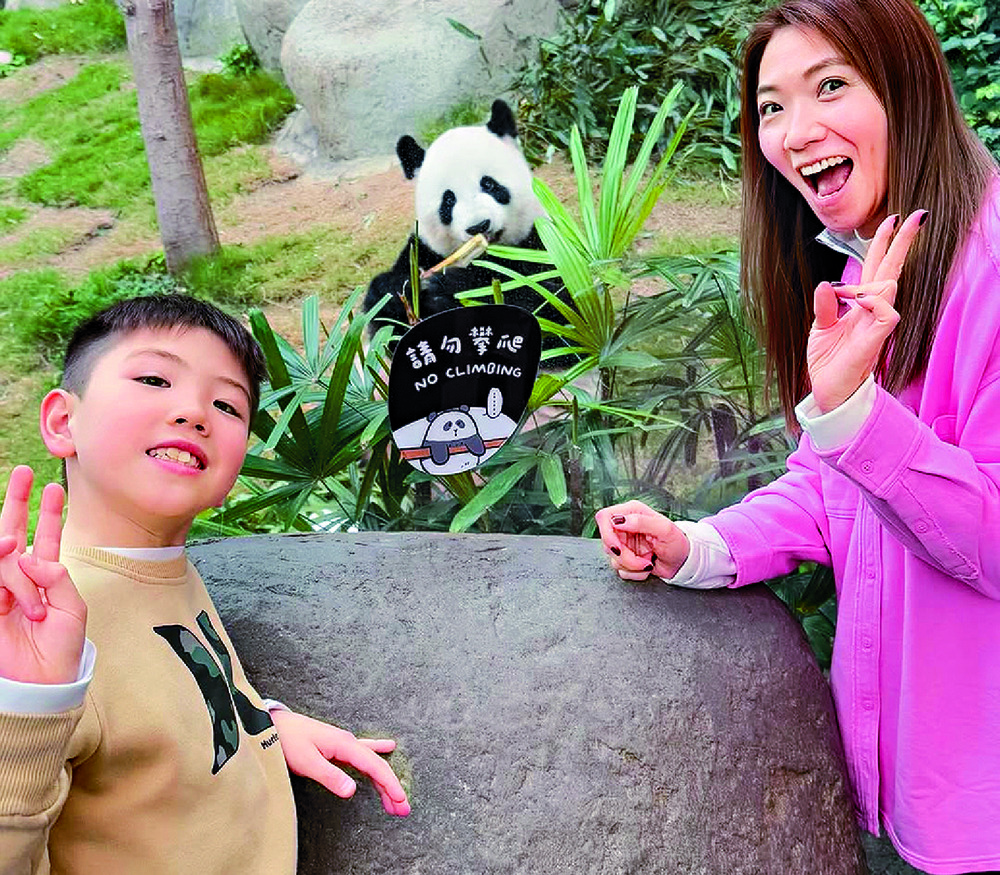 Accentuate the positive, actor mum advises parents