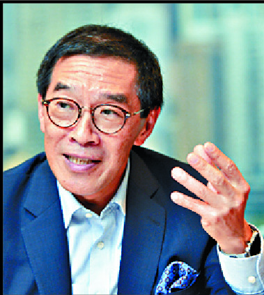 Carlson Tong moves on the rails