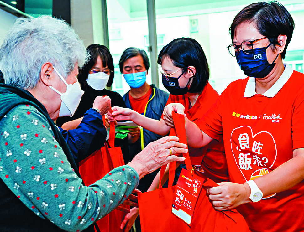 Rice donation spreads holiday warmth