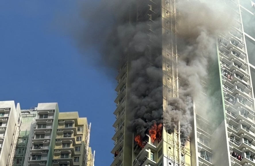 Nearly 100 evacuated after flames erupt in Kai Ching Estate, no injuries