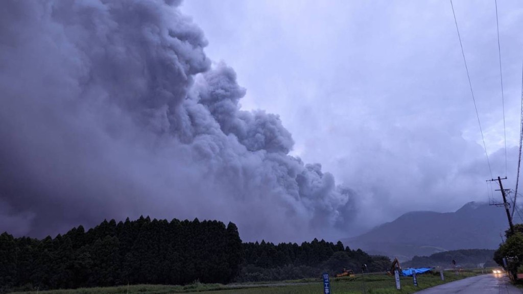 Japan's Shinmoedake volcano erupts, sending ash plume