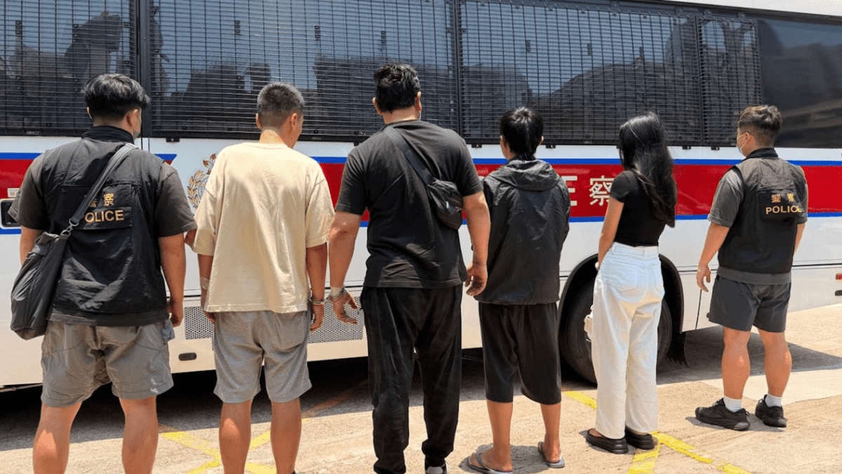 Police raid 2 illegal gambling dens on Shanghai Street, 9 arrested