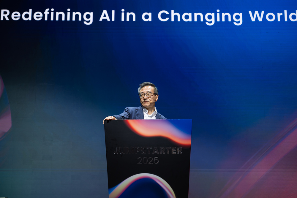 Alibaba’s Joe Tsai cast three more questions on AI and humanoid robots