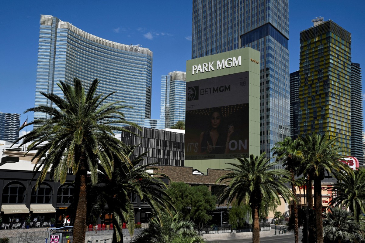 Media mogul Barry Diller's People offers to buy MGM Resorts for over US ...