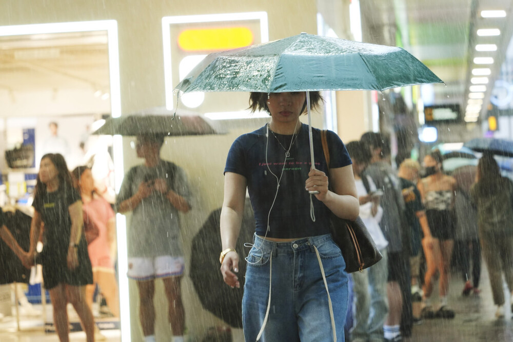 Amber Rainstorm Warning in force