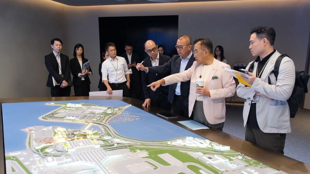 AAHK to smooth out night-time aircraft noise over Tuen Mun: Michael Tien