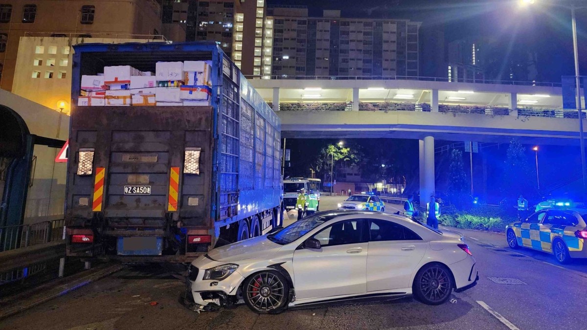 Mercedes driver hospitalized after crossover collision in Tai Wo Hau