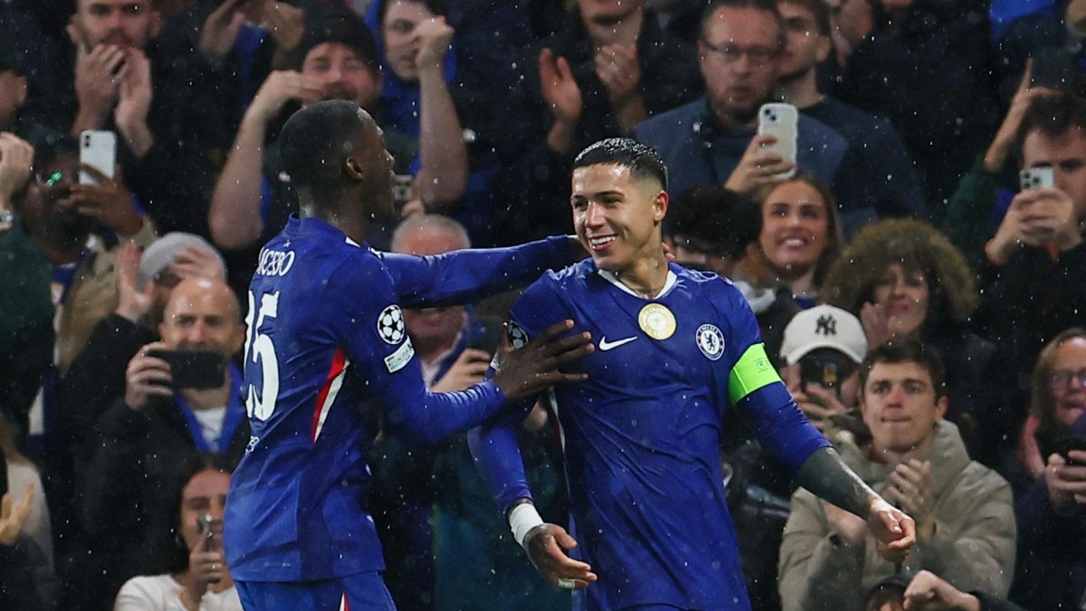 Youthful Chelsea thump hapless Ajax 5-1 in Champions League