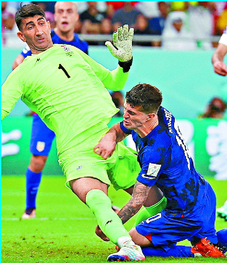 Pulisic applauded after putting body on the line