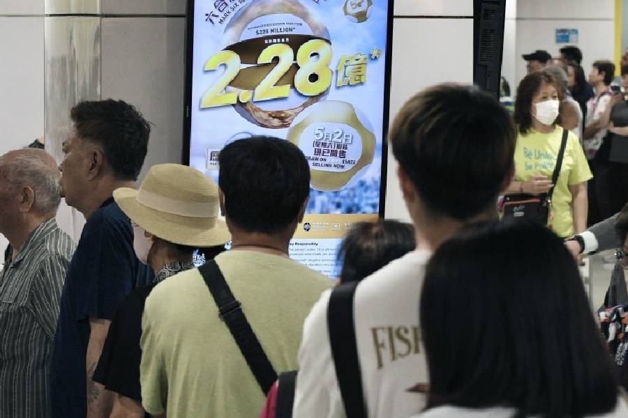 Four winners split massive jackpot in record-breaking Mark Six draw