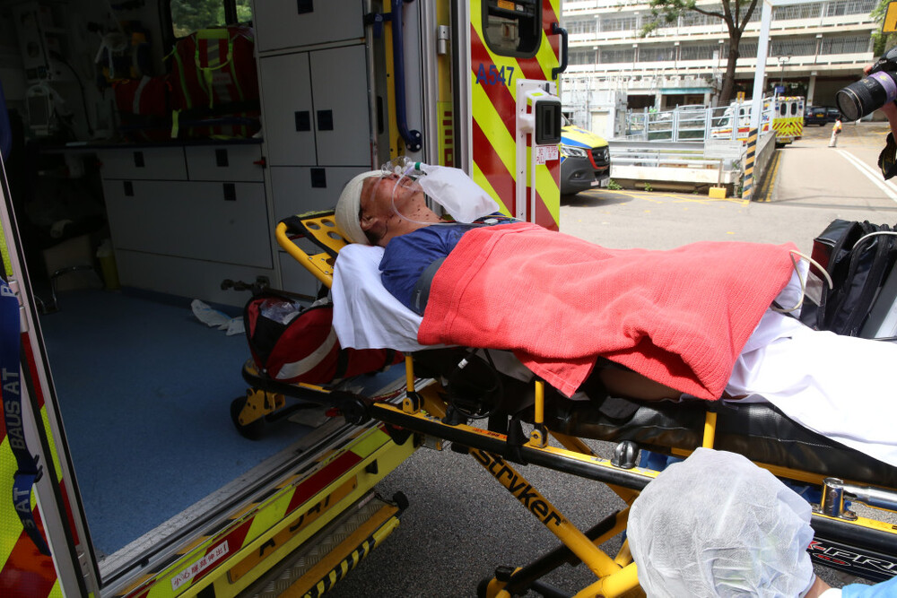 Bloody clash in Tseung Kwan O sees man stabbed in the eye