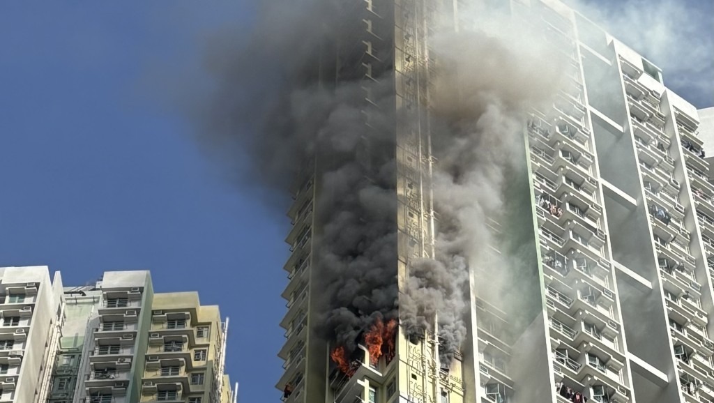 Nearly 100 evacuated after flames erupt in Kai Ching Estate, no injuries