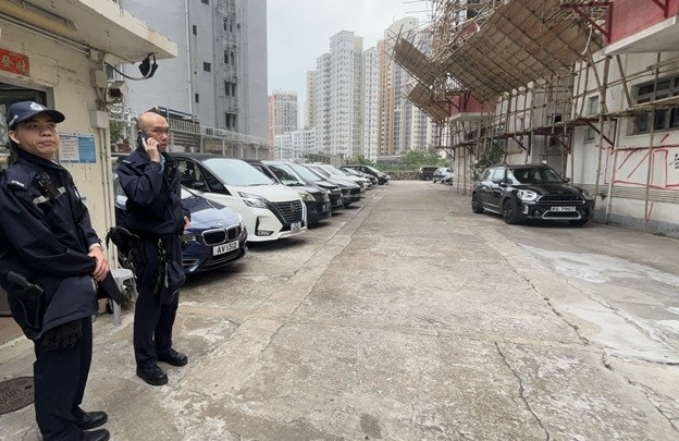 Scaffold safety under scrutiny: Hung Hom residents report suspicious ...