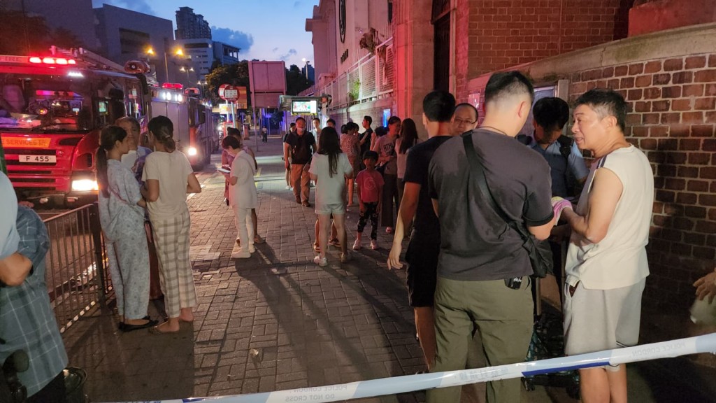 Man collapses after fleeing Jordan flat fire, roads closed