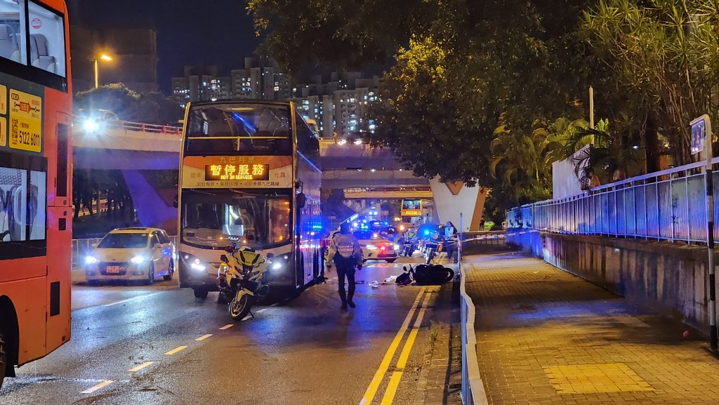 Motorcyclist killed in collision with two KMB buses in Ngau Chi Wan