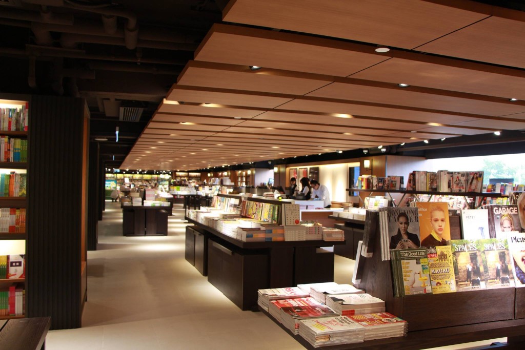 Tsim Sha Tsui Eslite Bookstore confirms relocation, closing iconic ...