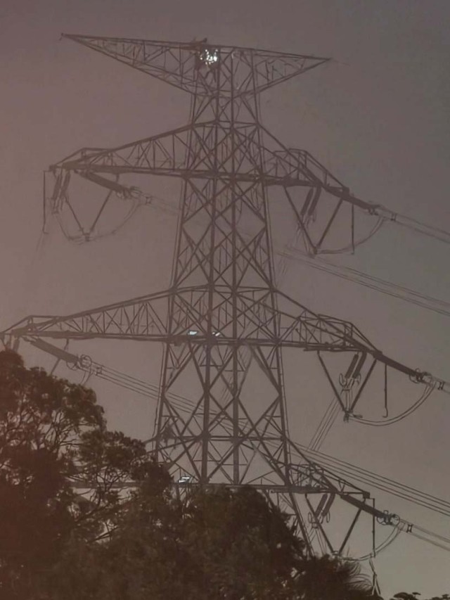Youth rescued after climbing Fei Ngo Shan electricity tower in apparent ...