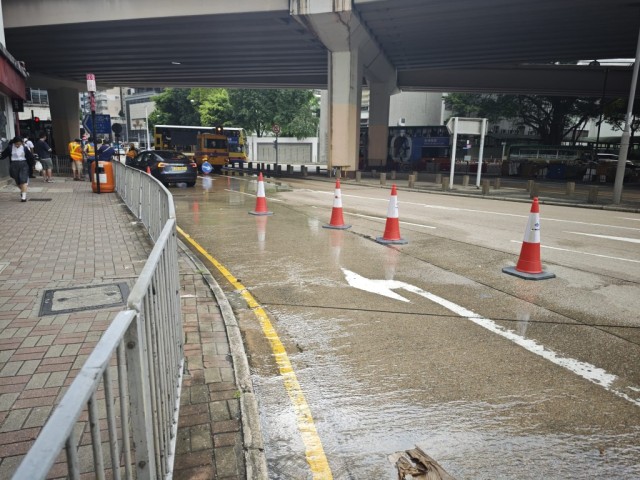 Causeway Bay water pipe burst causes road closure, traffic disruption