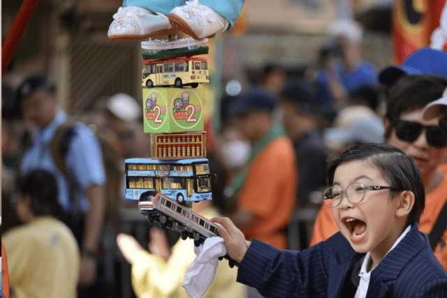 Cheung Chau Piu Sik parade takes on hot topics to lift city’s spirits