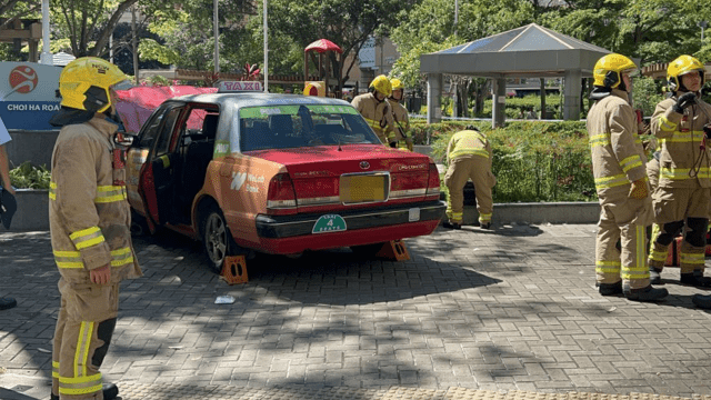 Taxi crashes onto sidewalk in Ngau Tau Kok; one killed, four injured